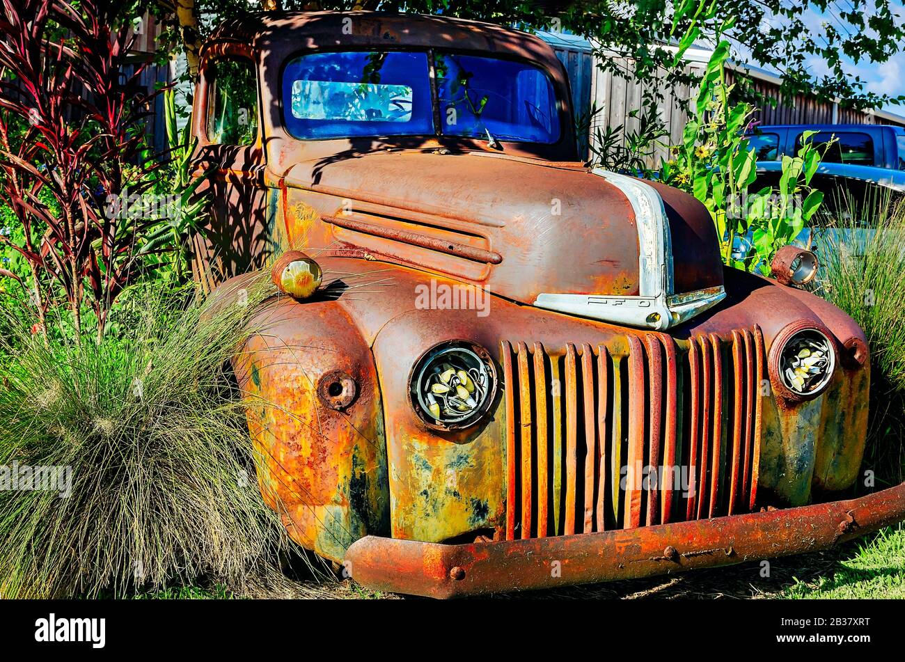 Vintage ford truck hi-res stock photography and images - Alamy