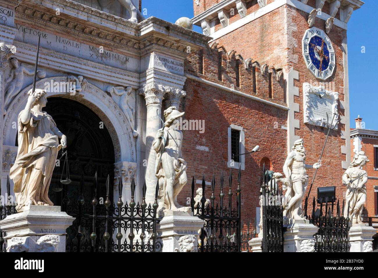 Portal of the renaissance hi-res stock photography and images - Alamy