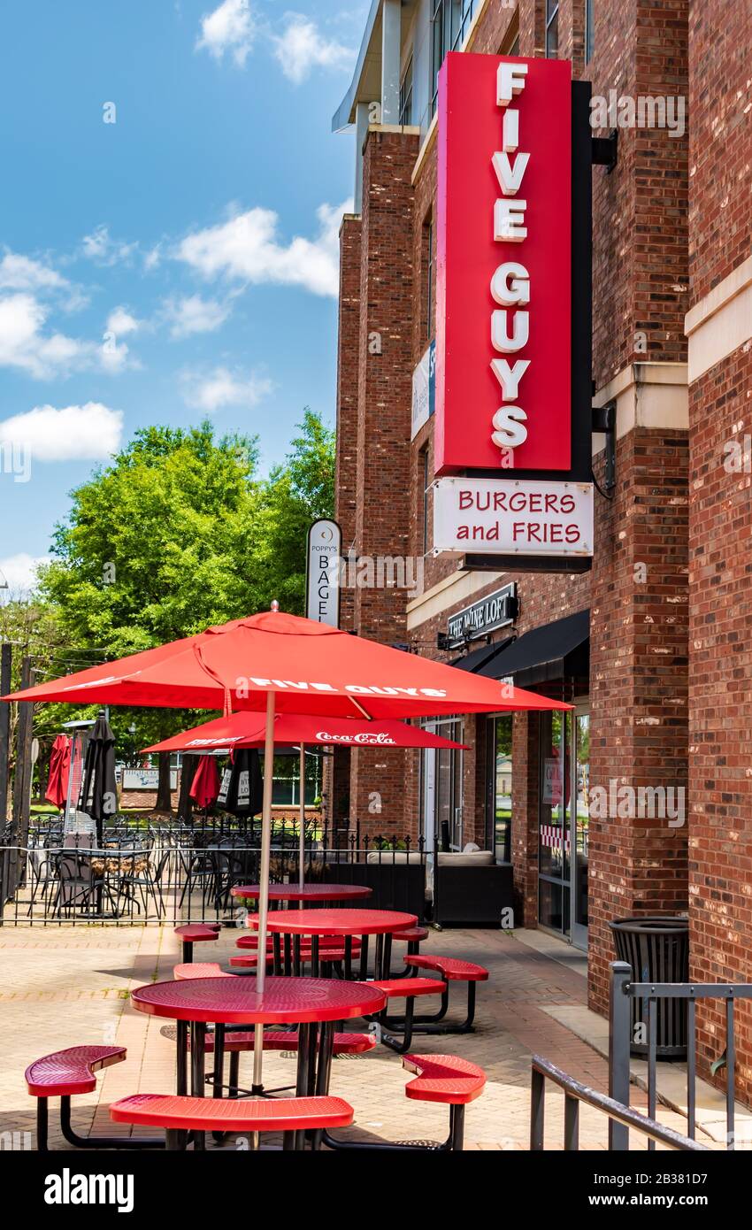 Five Guys Signage High Resolution Stock Photography and Images - Alamy