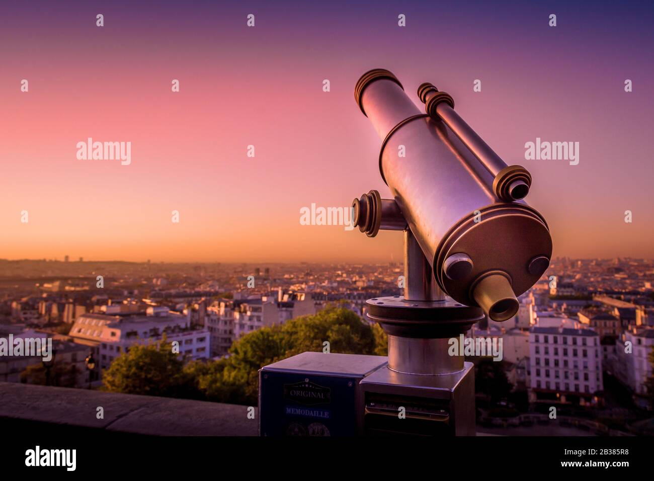 Reflecting telescope hi-res stock photography and images - Alamy