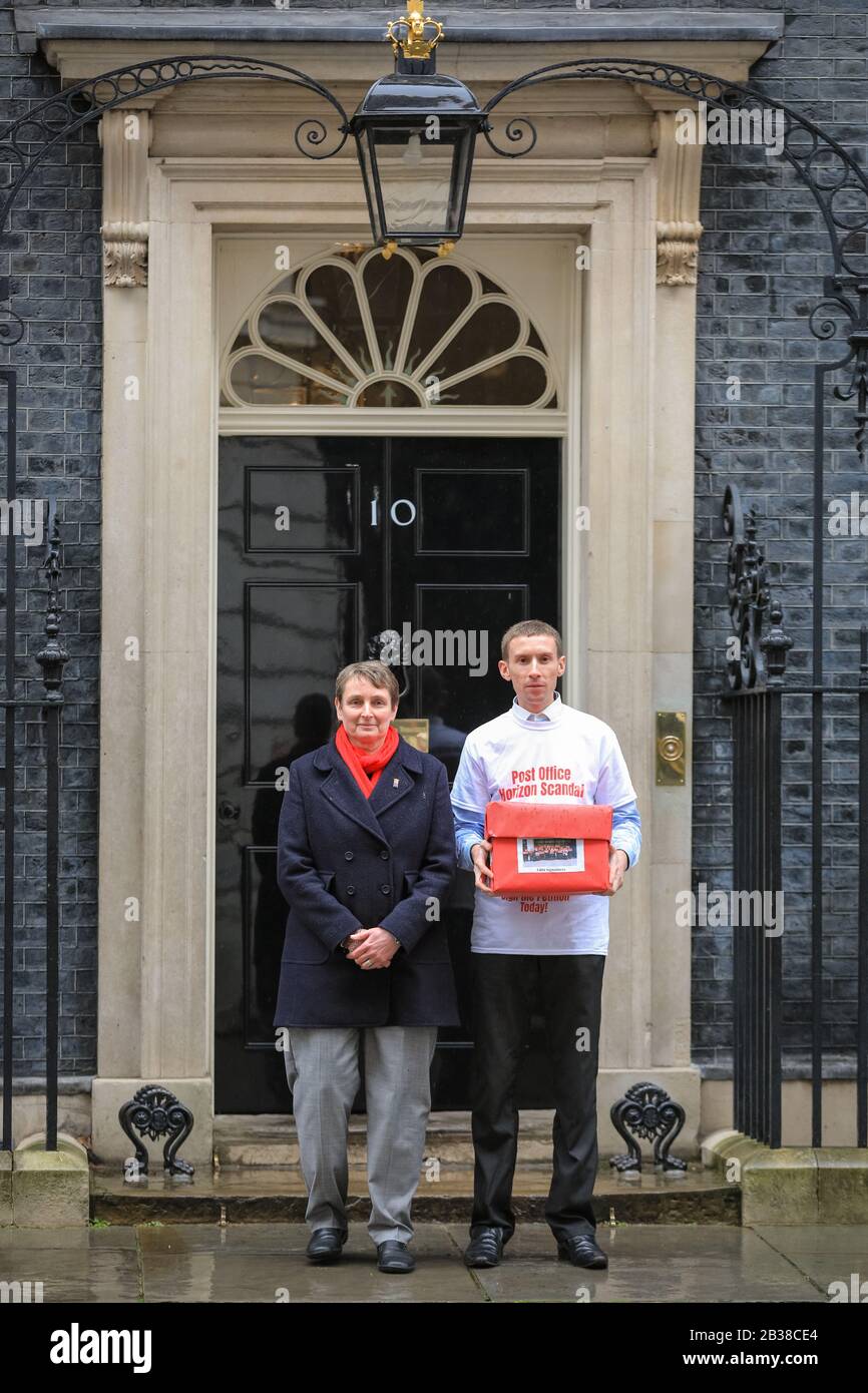 Downing street scandal hi-res stock photography and images - Alamy