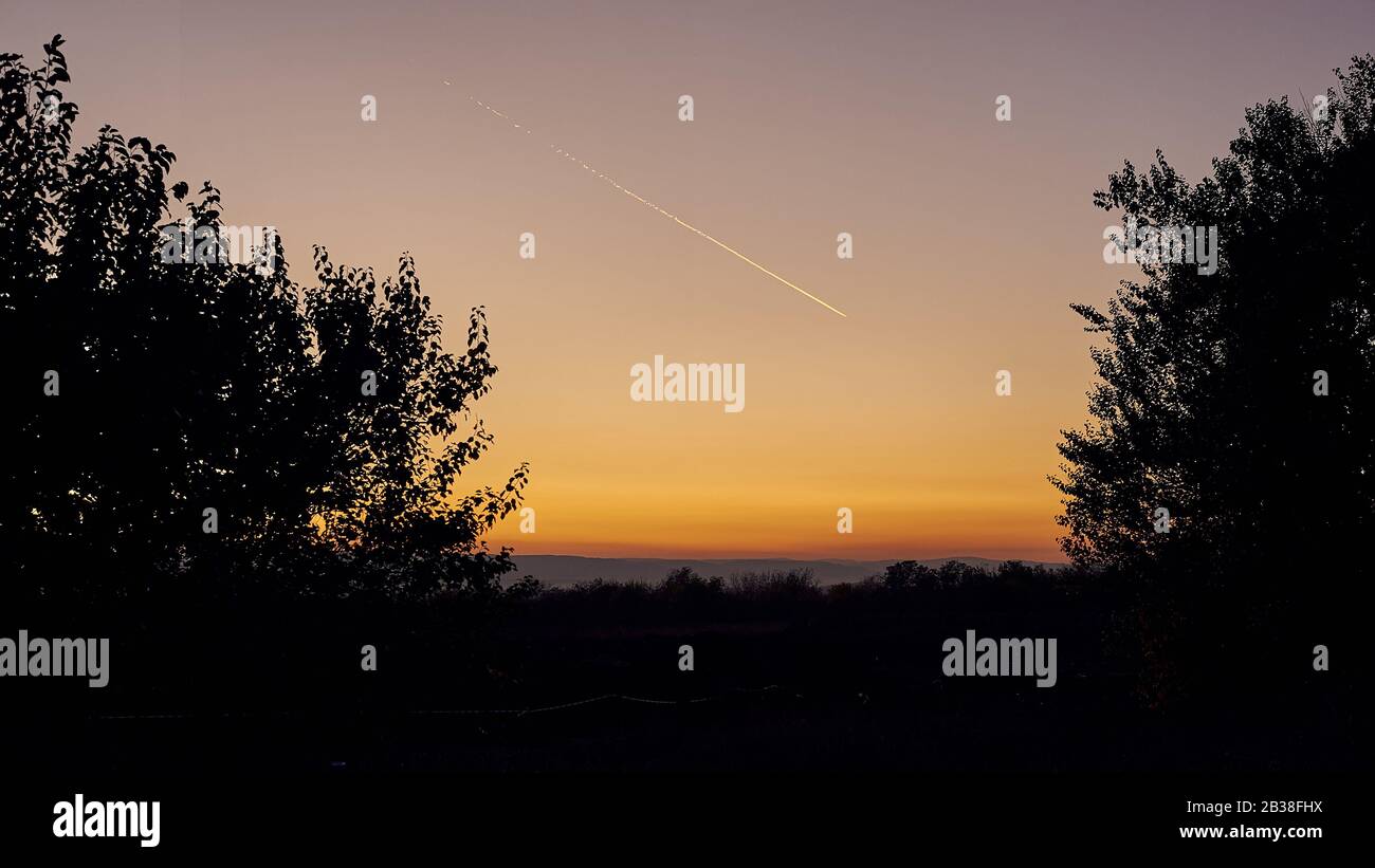 Sunset horizon view hi-res stock photography and images - Alamy