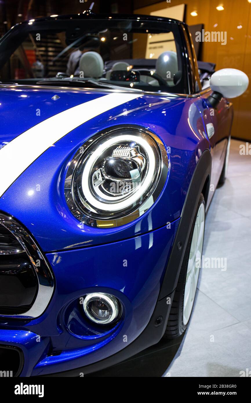 Convertible mini cooper hi-res stock photography and images - Alamy