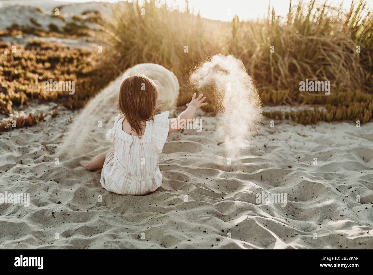 Throwing sand hi-res stock photography and images - Alamy