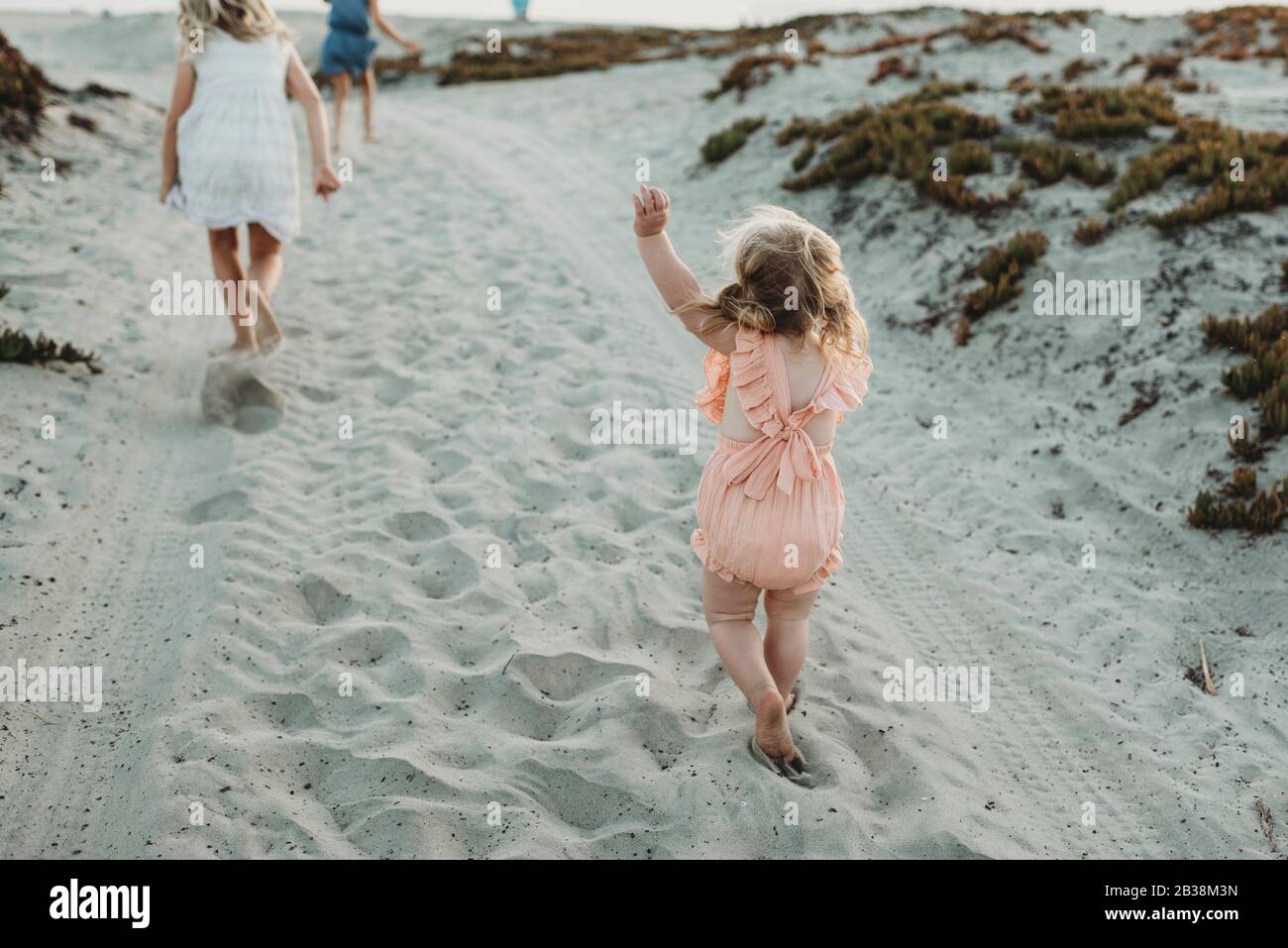 Big family beach hi-res stock photography and images - Alamy