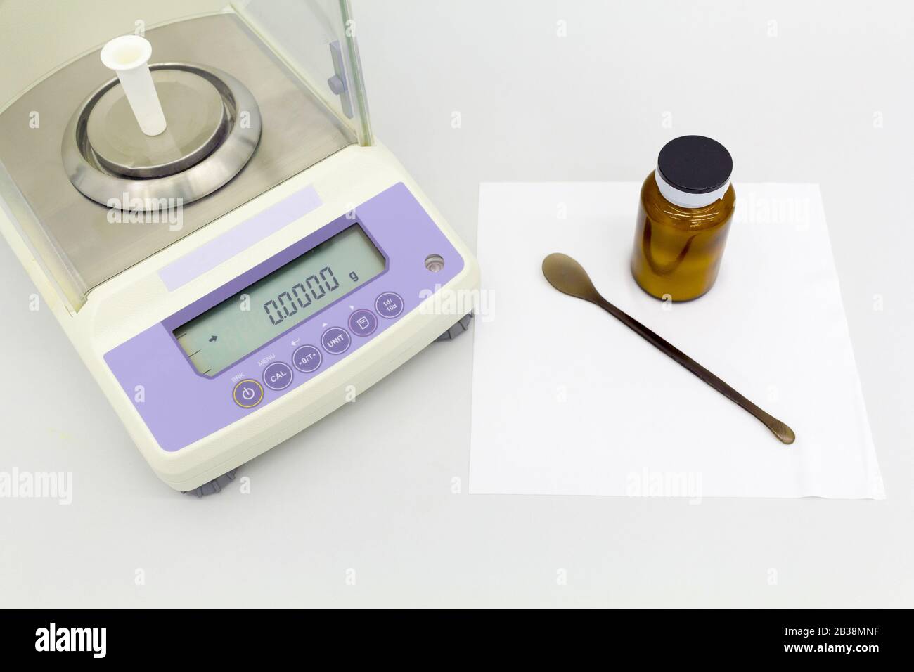 Laboratory scale hi-res stock photography and images - Alamy