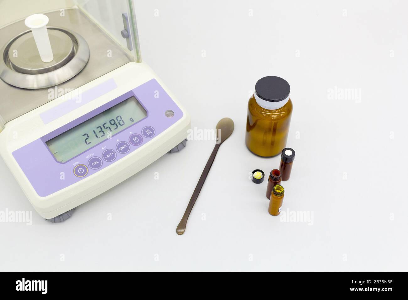 Laboratory scale hi-res stock photography and images - Alamy