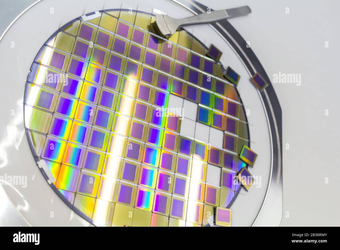 Polysilicon, silicon wafer production hi-res stock photography and ...