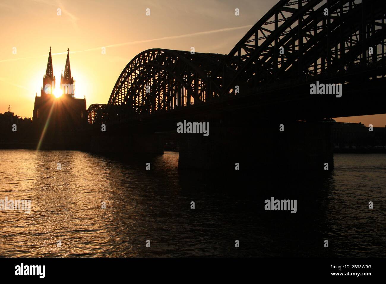 Cologneskyline hi-res stock photography and images - Alamy