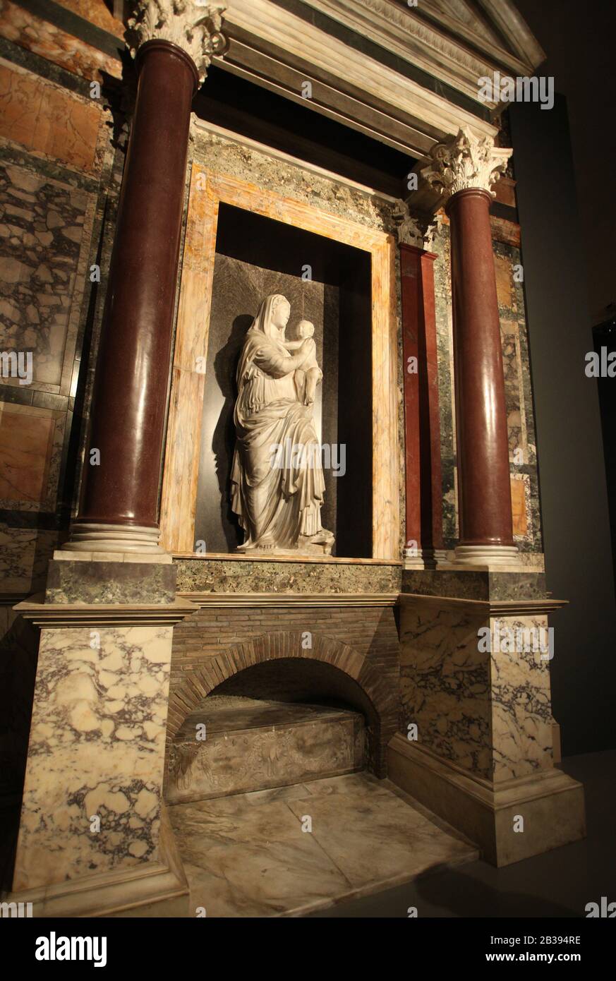 Tomb of raphael rome hi-res stock photography and images - Alamy