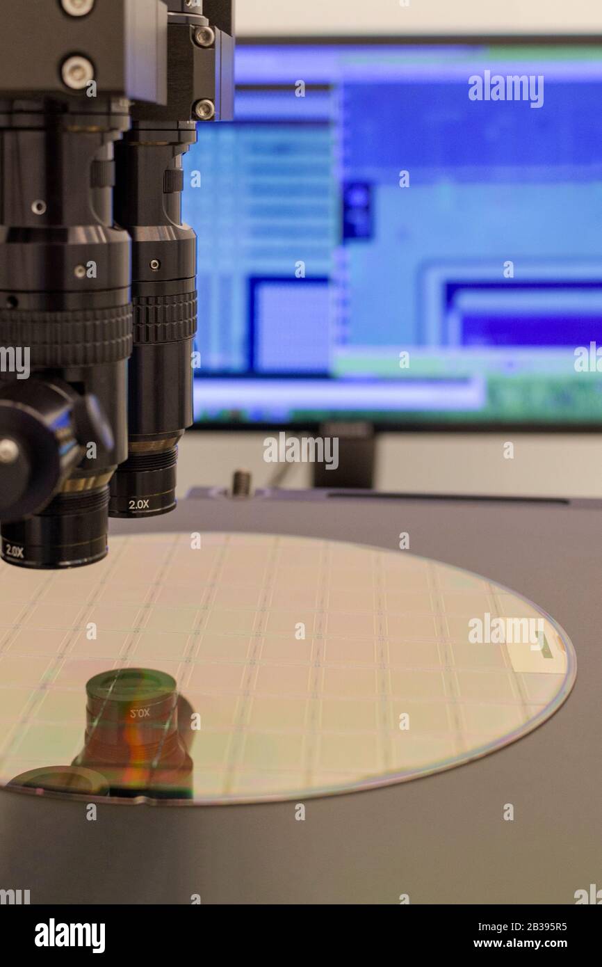 Silicon microscope hi-res stock photography and images - Alamy