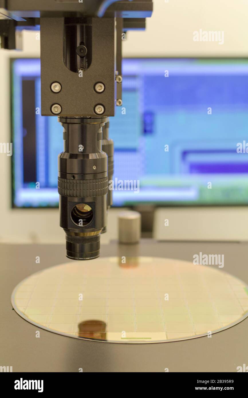 Wafer chip microscope hi-res stock photography and images - Alamy