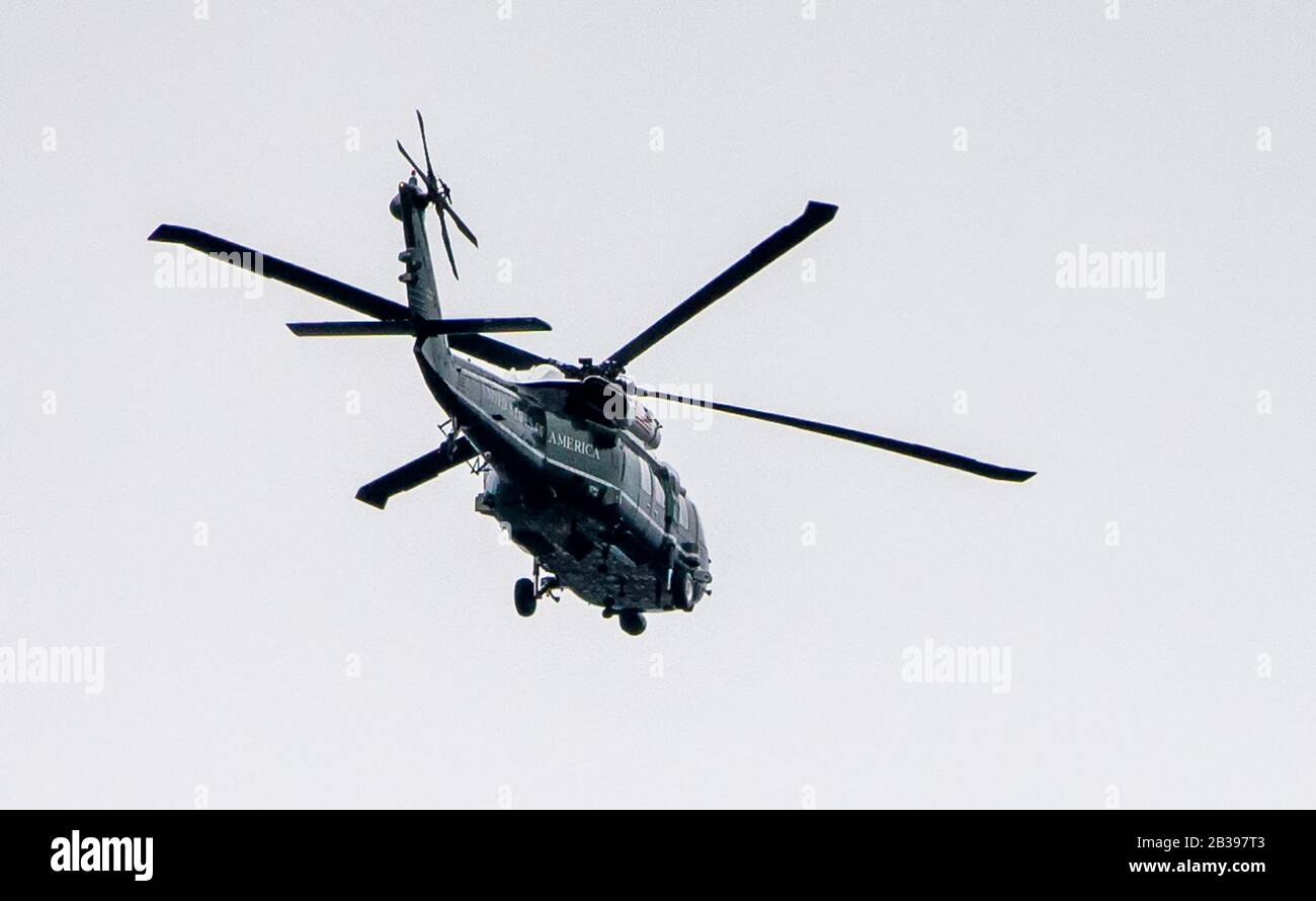 Military helicopter flying overhead hi-res stock photography and images ...