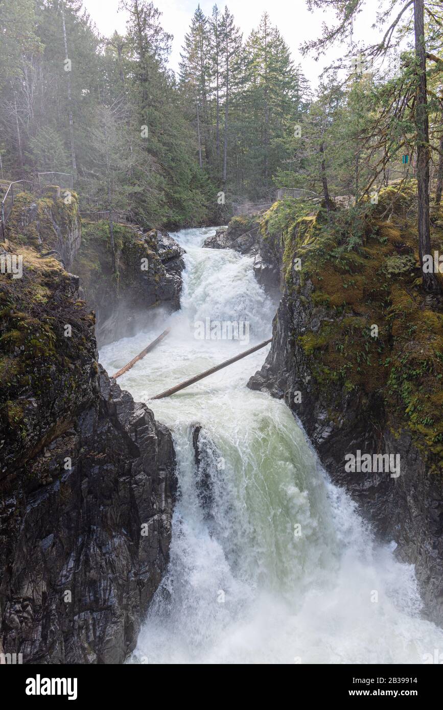 British water basin hi-res stock photography and images - Alamy
