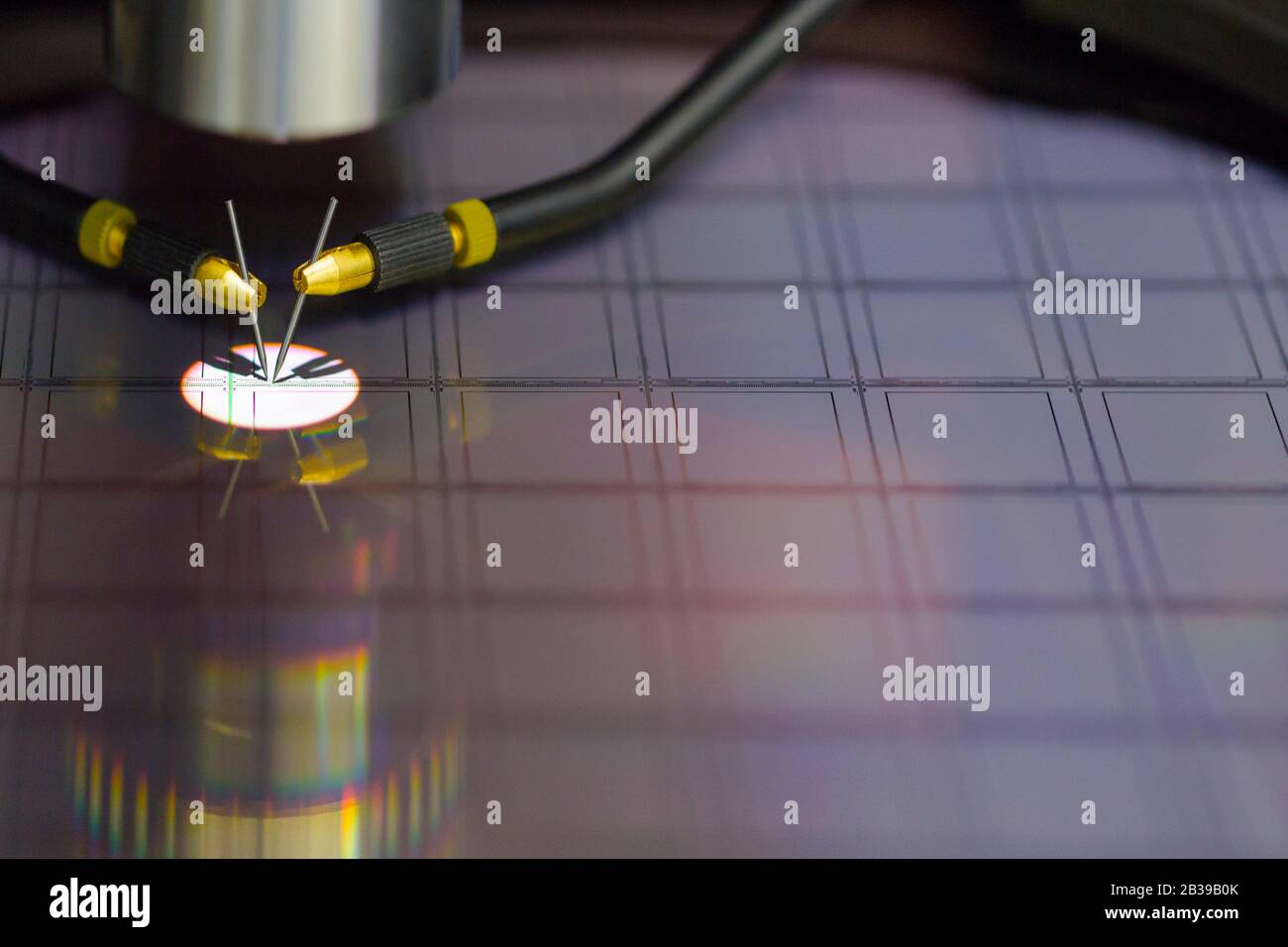 Semiconductor wafer disk hi-res stock photography and images - Alamy