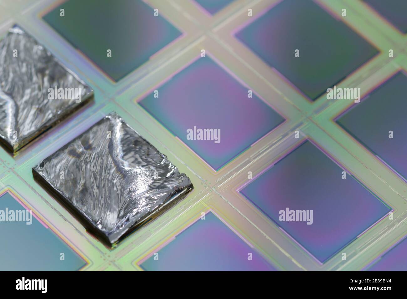 Polysilicon, silicon wafer production hi-res stock photography and ...