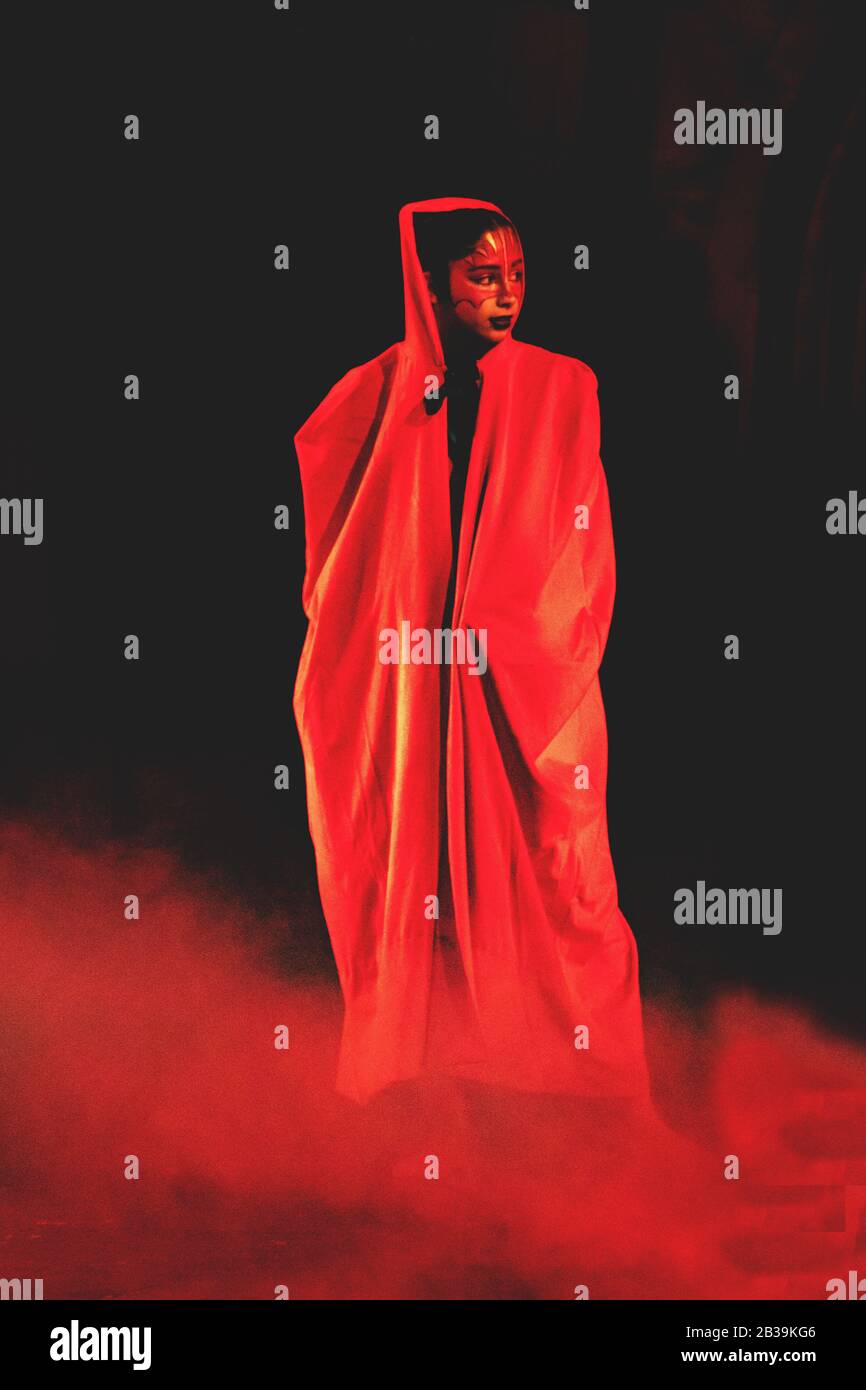 Performance theatre movement hi-res stock photography and images - Alamy