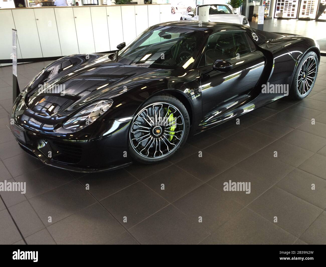 Moderner sportwagen hi-res stock photography and images - Alamy