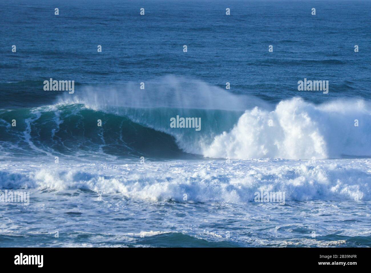 Big Ocean wave. Strong wave Stock Photo - Alamy