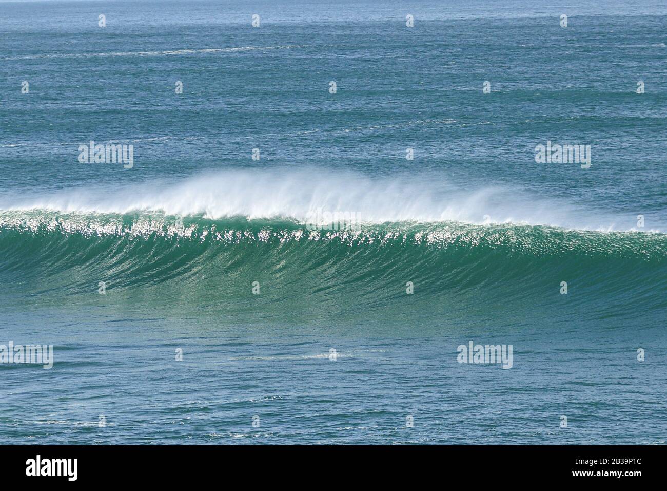 Big Ocean wave. Strong wave Stock Photo - Alamy