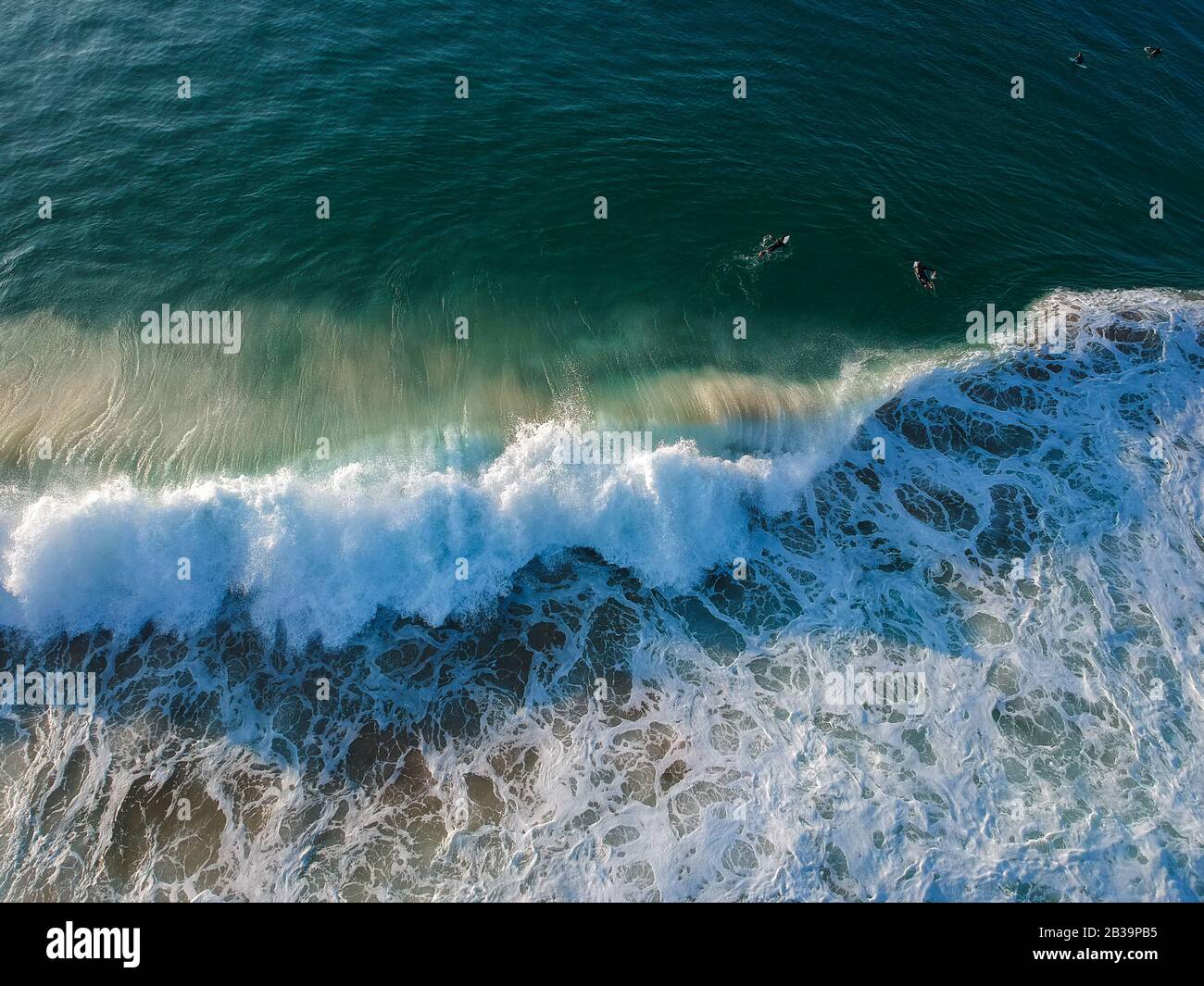 Birds eye view of waves breaking hi-res stock photography and images ...