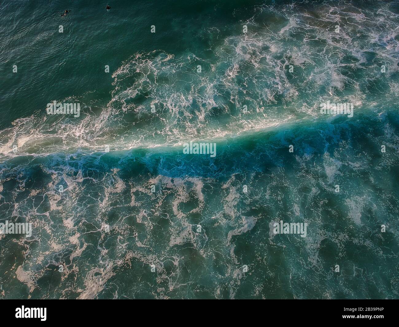 Birds eye view of waves breaking hi-res stock photography and images ...