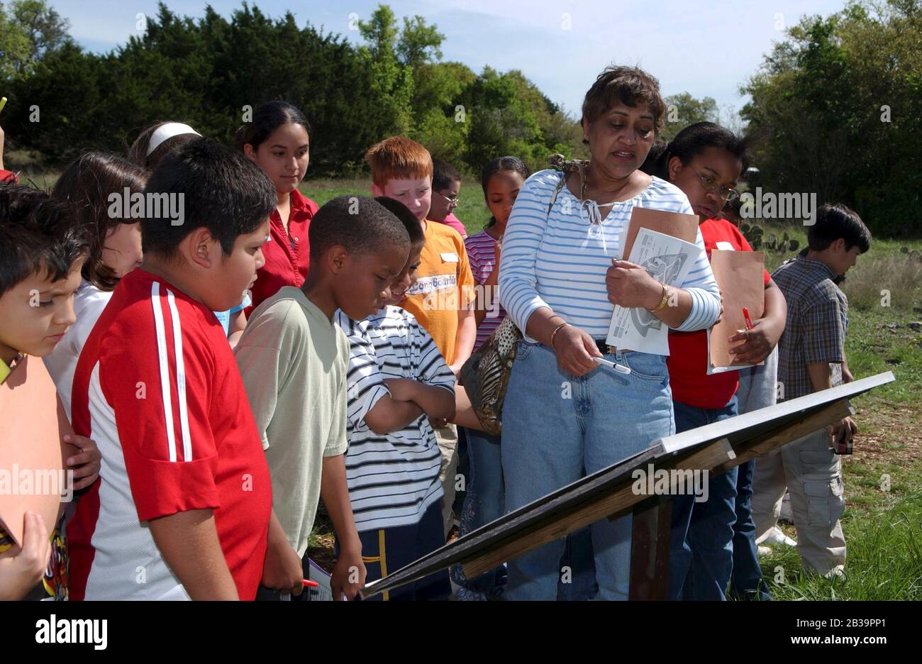 Austin, Texas USA, April, 2004: 4th grade science students from ...