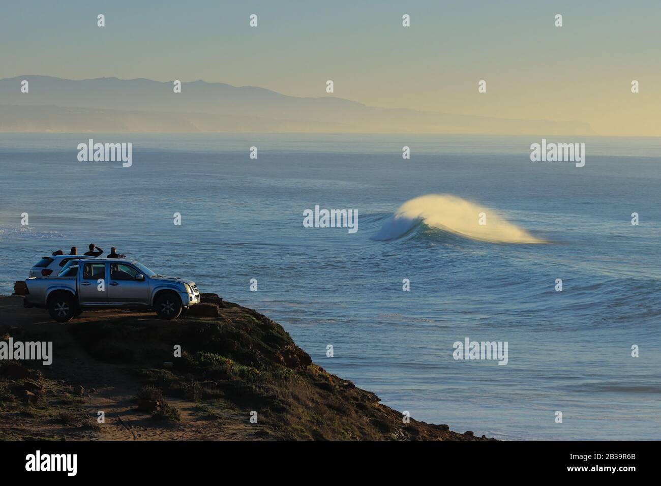 Big Ocean wave. Strong wave Stock Photo - Alamy