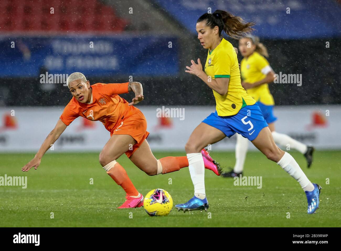 Barbara barbosa hi-res stock photography and images - Alamy