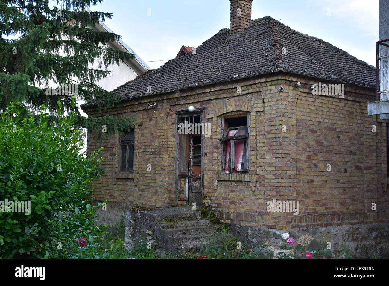 The tall house hi-res stock photography and images - Alamy