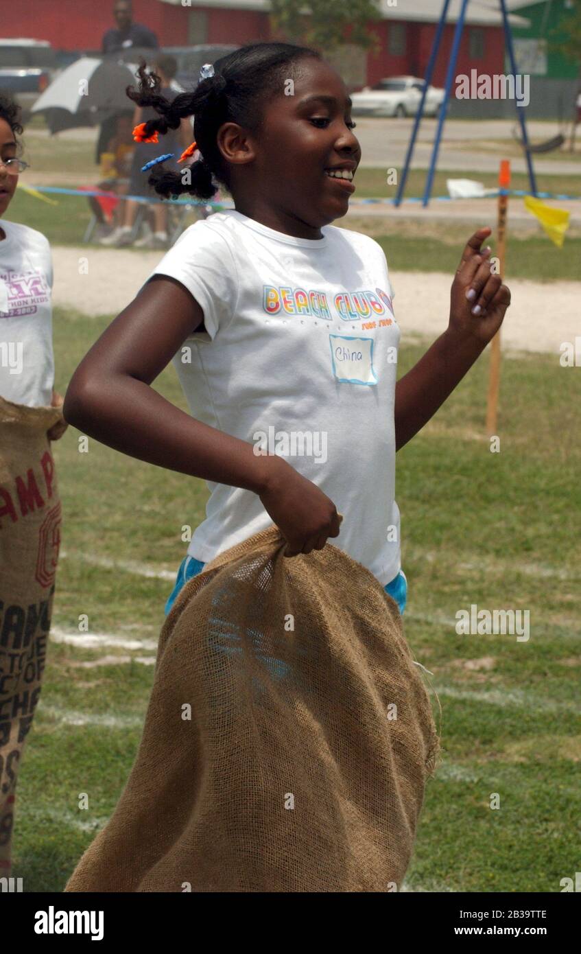 Austin Texas USA, circa 2004: Elementary school students compete in a ...