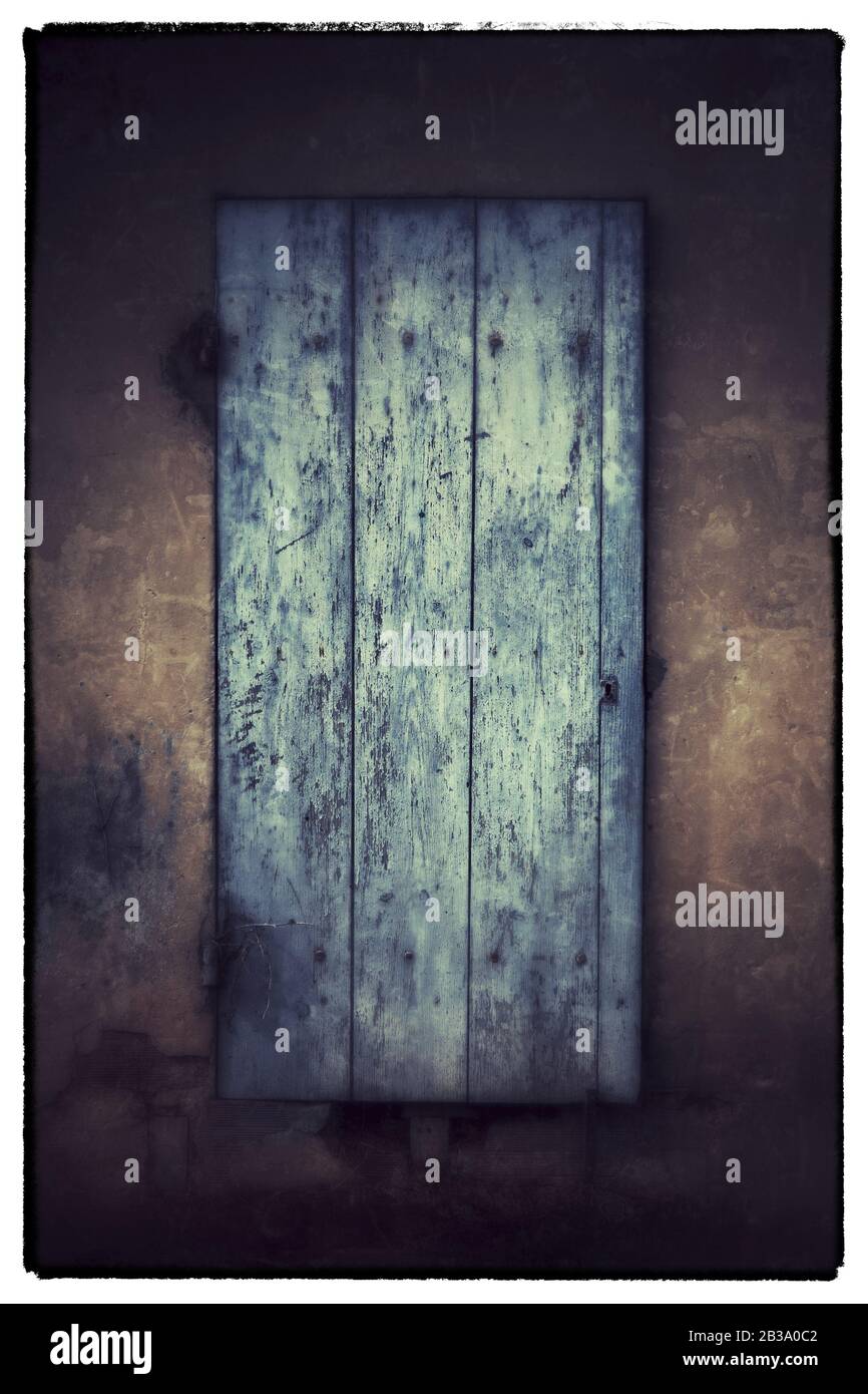 Old barn in Cut Out Stock Images & Pictures - Alamy