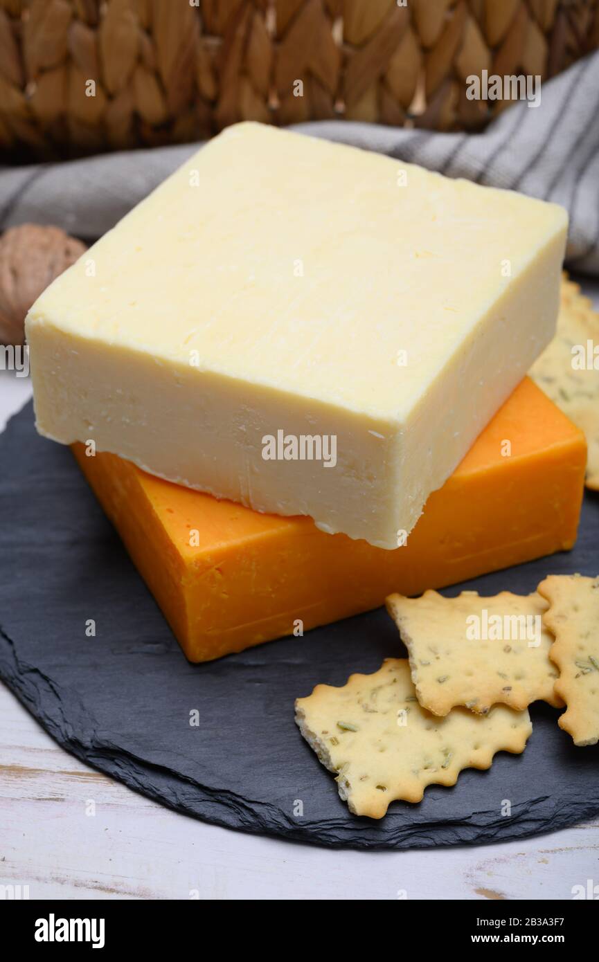 British regional cheeses hi-res stock photography and images - Alamy