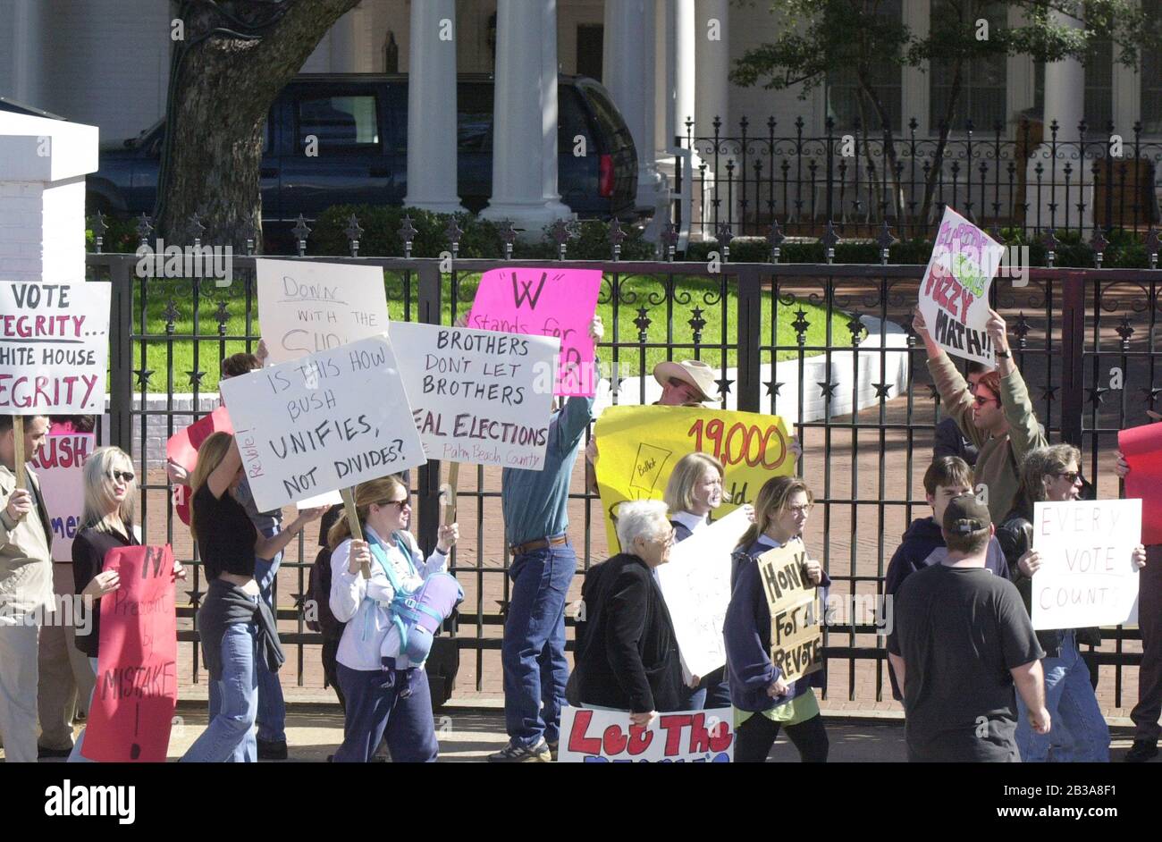2000 presidential election controversy hi-res stock photography and ...