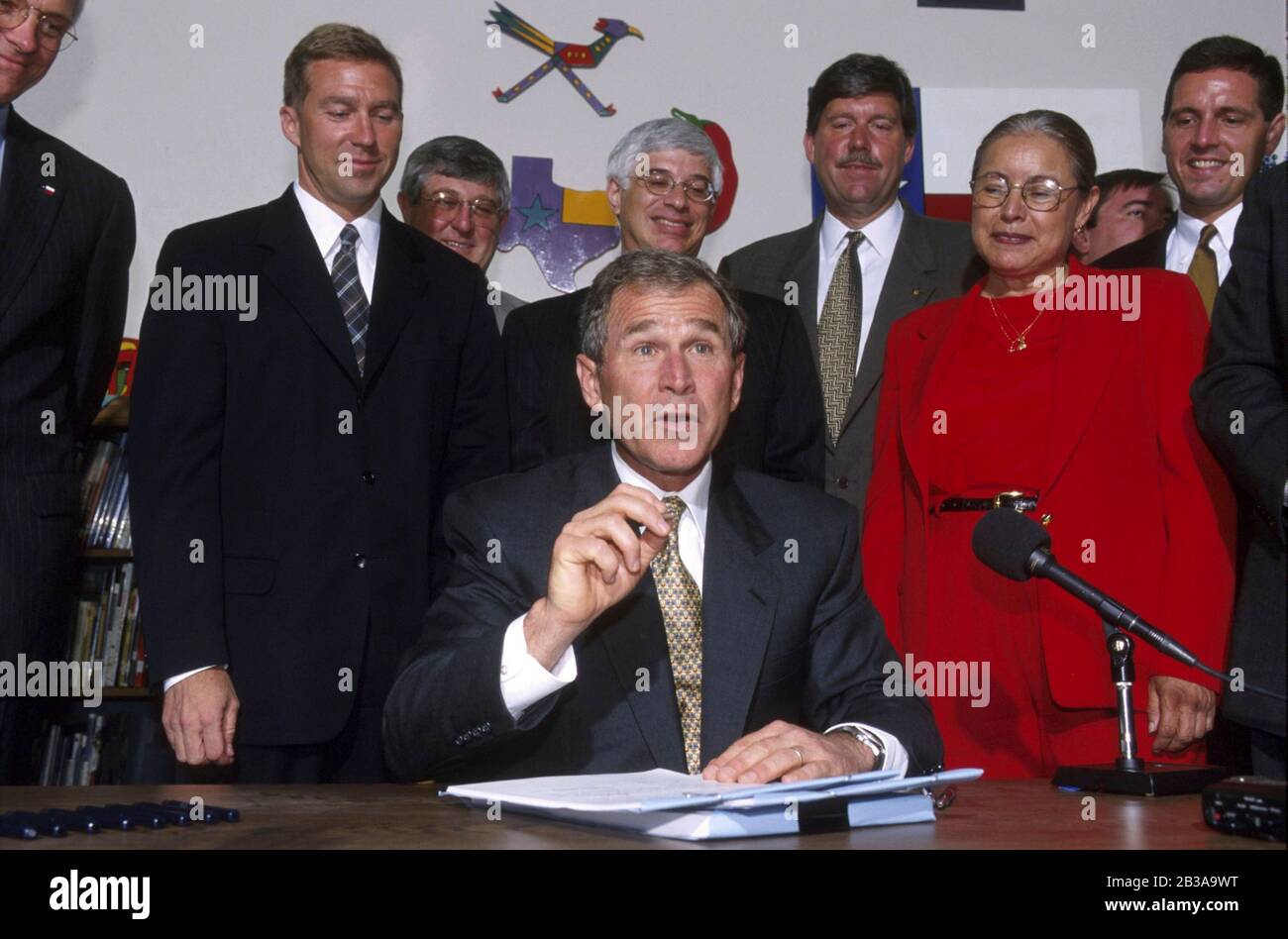 Governor george w bush 1998 hi-res stock photography and images - Alamy