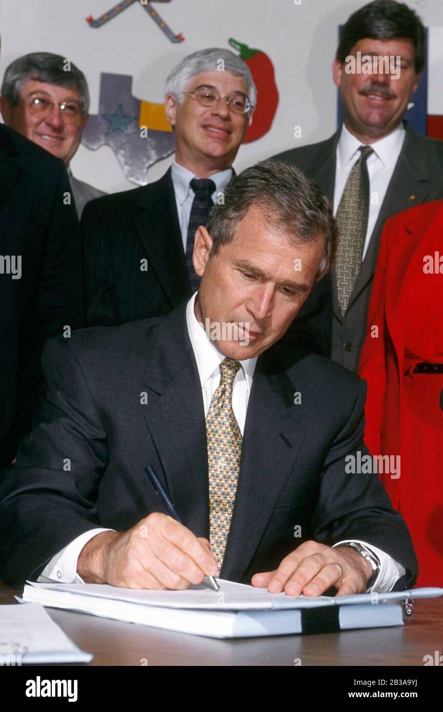 Governor george w bush 1998 hi-res stock photography and images - Alamy