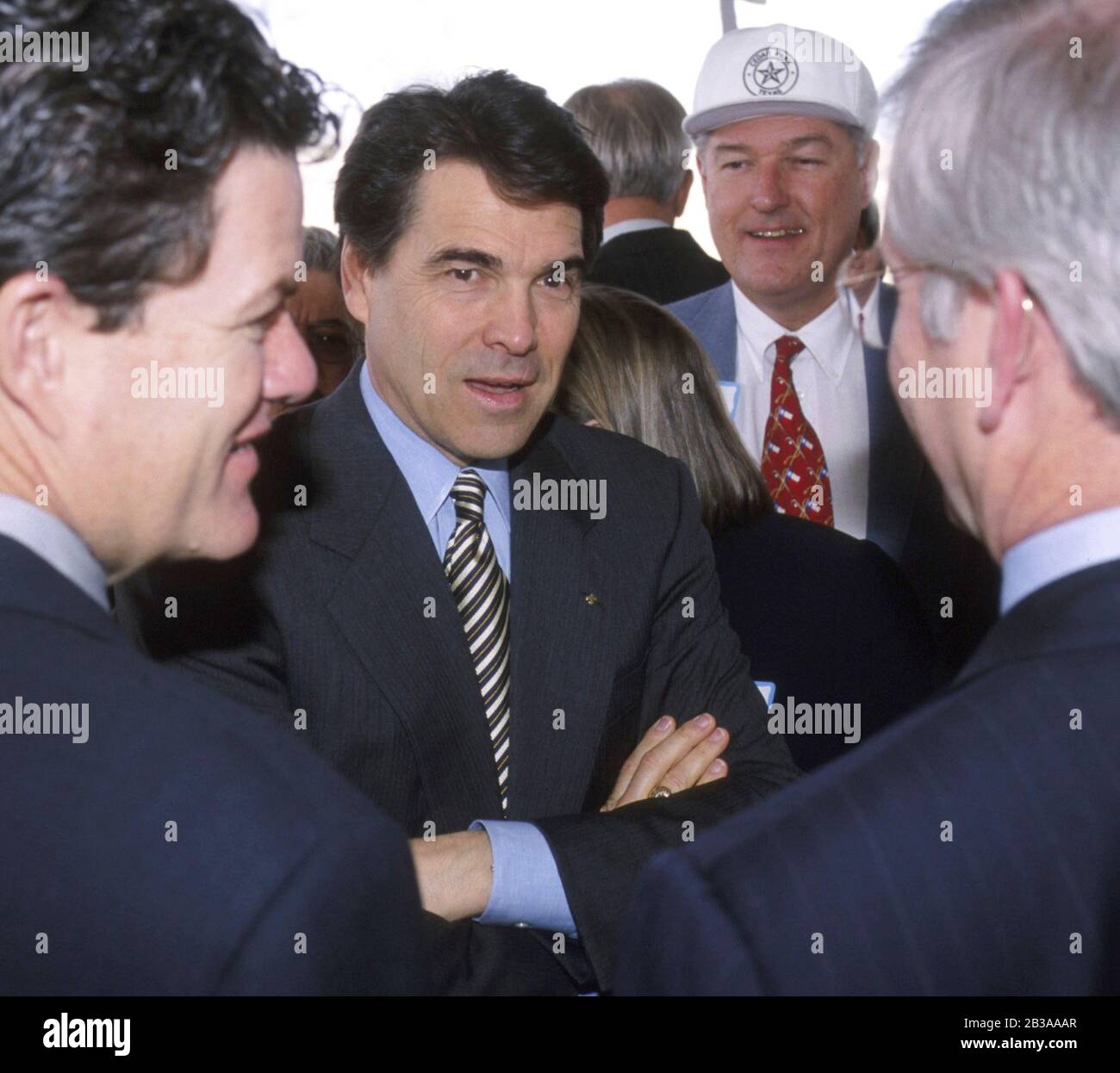 Round Rock, Texas USA, 18 DEC 2000; Newly sworn-in Texas Governor Rick ...