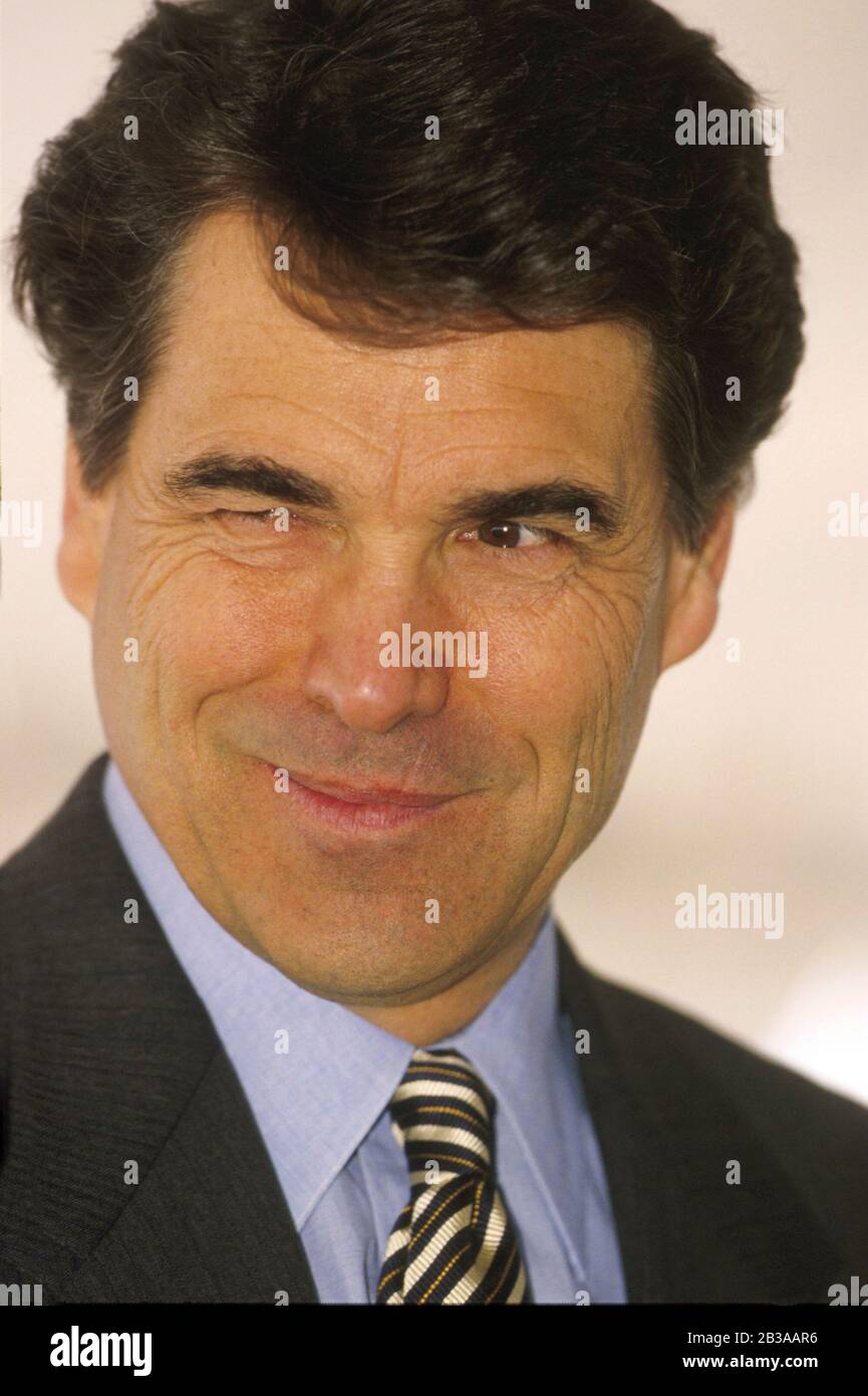 Austin, Texas USA,18 DEC 2000: new Texas Governor Rick Perry winks at a ...