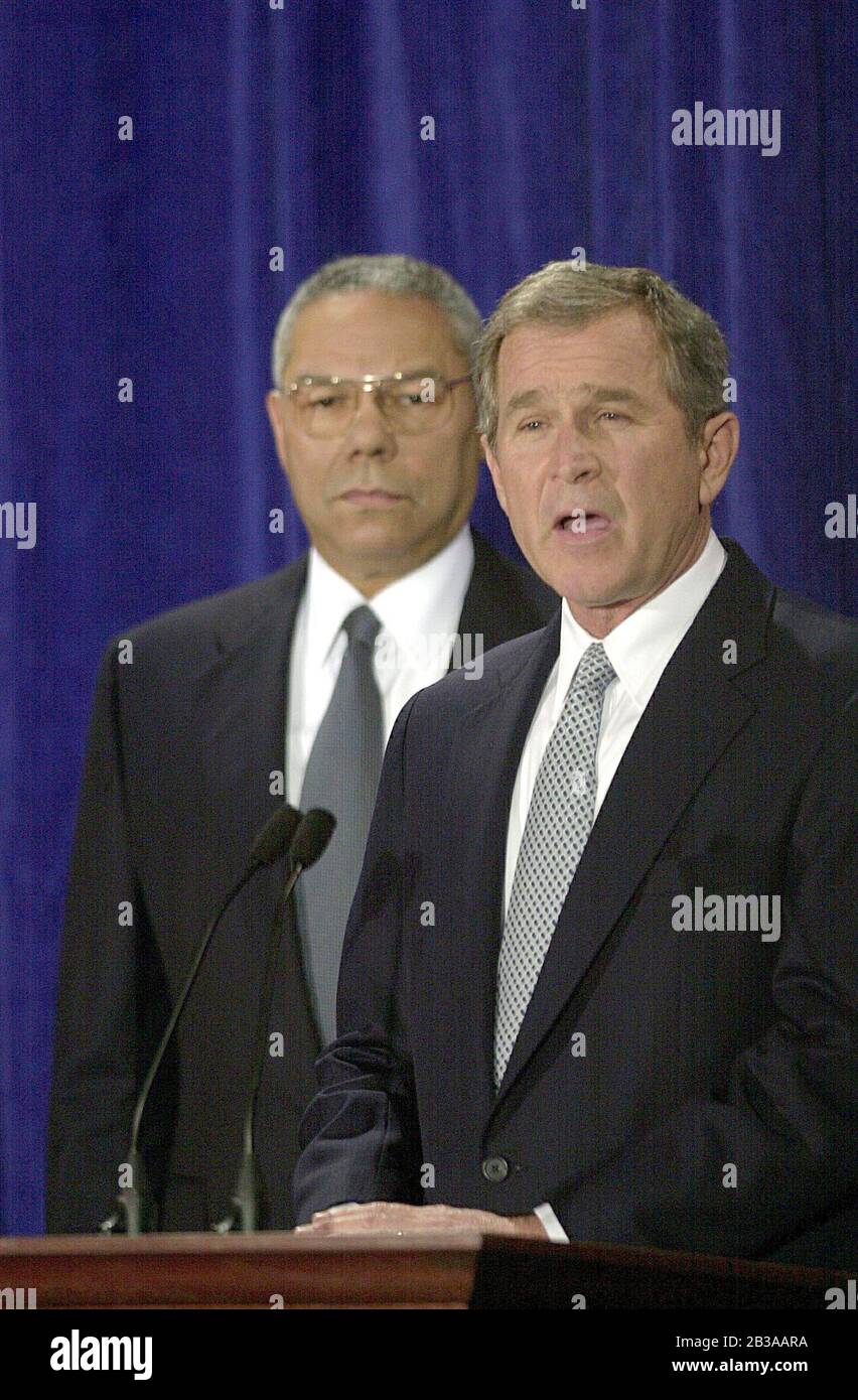 Colin powell and bush hi-res stock photography and images - Alamy
