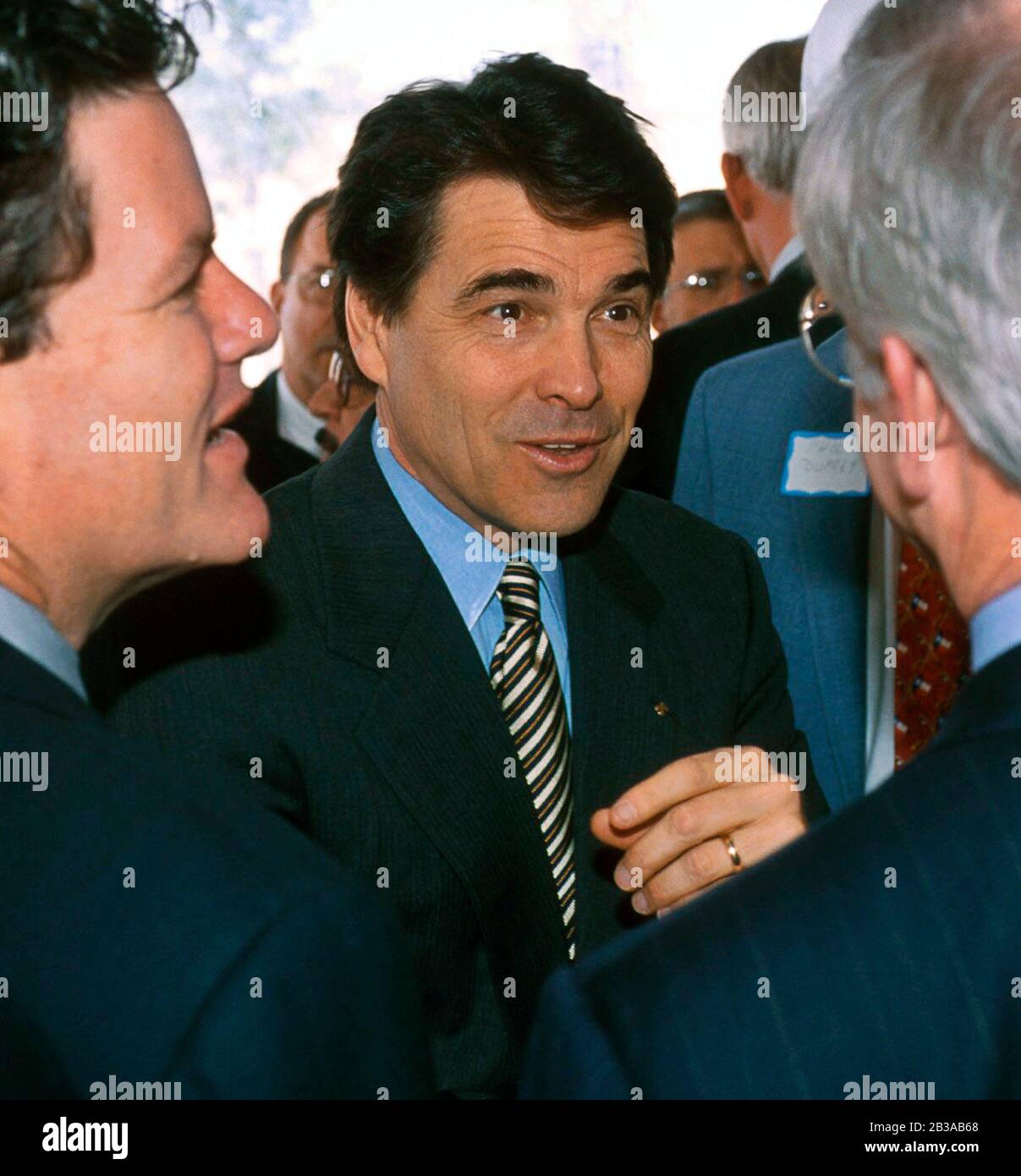 Round Rock, Texas USA, 18 DEC 2000; Newly sworn-in Texas Governor Rick ...