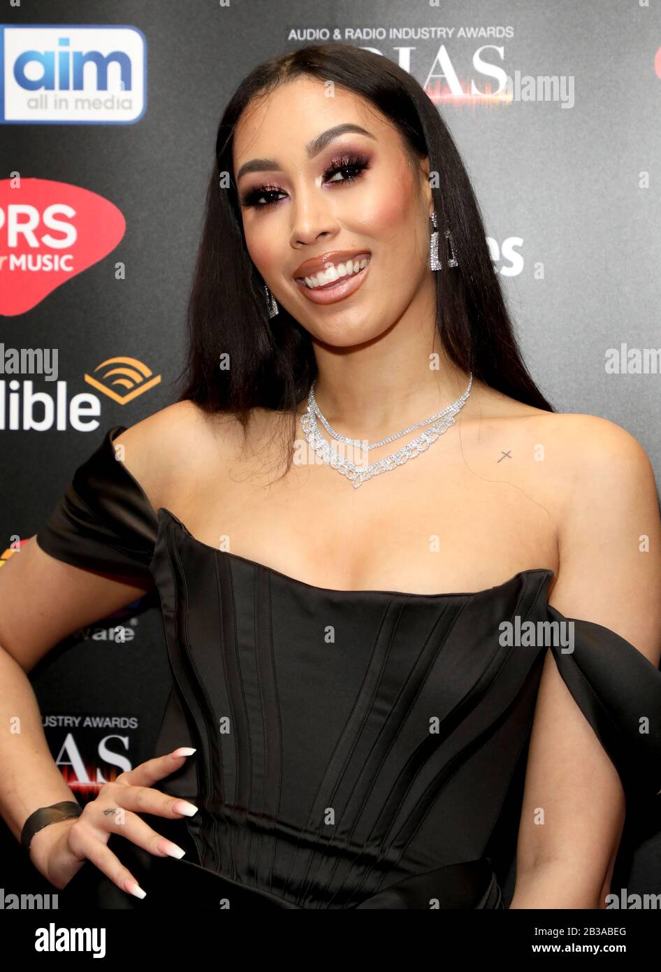 Snoochie shy hi-res stock photography and images - Alamy