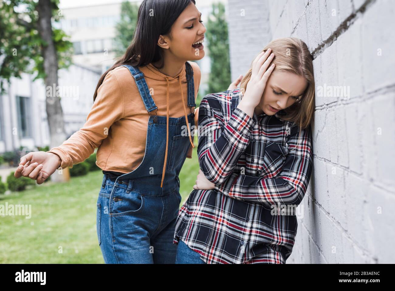 Scared teenager hi-res stock photography and images - Alamy