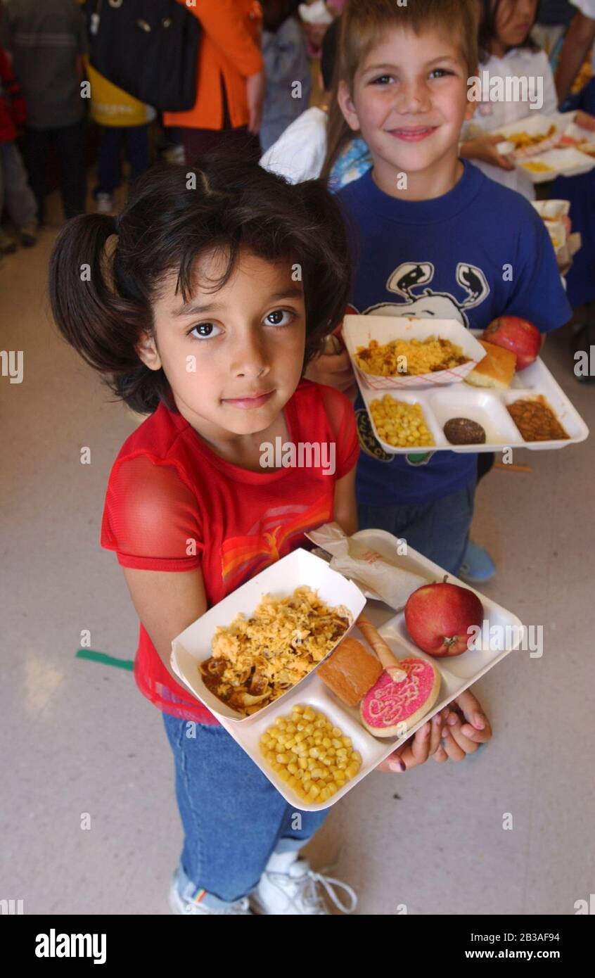 School lunchroom line students hi-res stock photography and images - Alamy