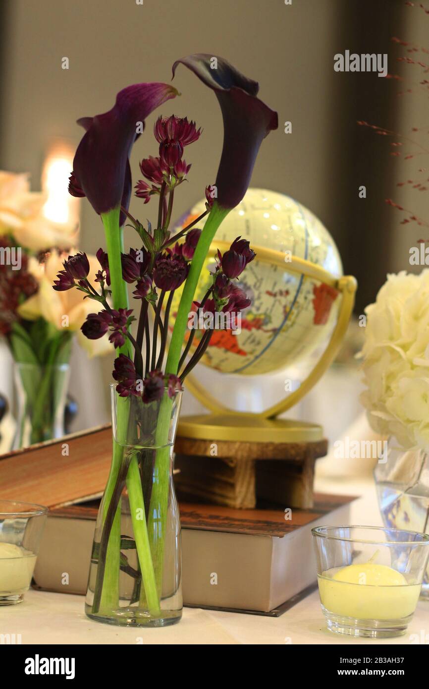 simple flower vase Stock Photo - Alamy