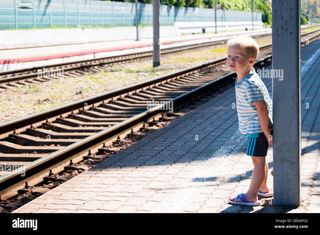 Sideways on to the viewer hi-res stock photography and images - Alamy