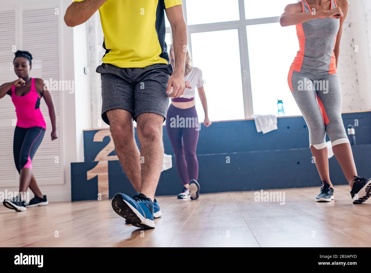 Back view of dancers hi-res stock photography and images - Alamy