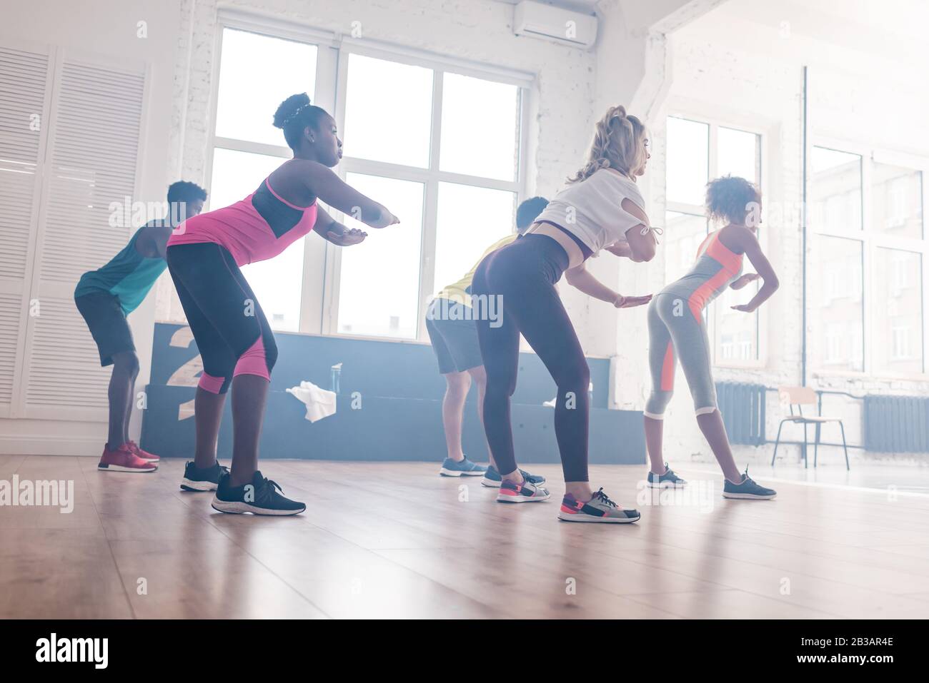 Side to side movements hi-res stock photography and images - Alamy