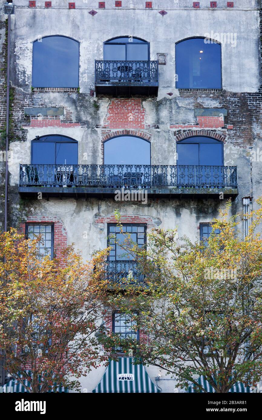 Historic savannah architecture hi-res stock photography and images - Alamy