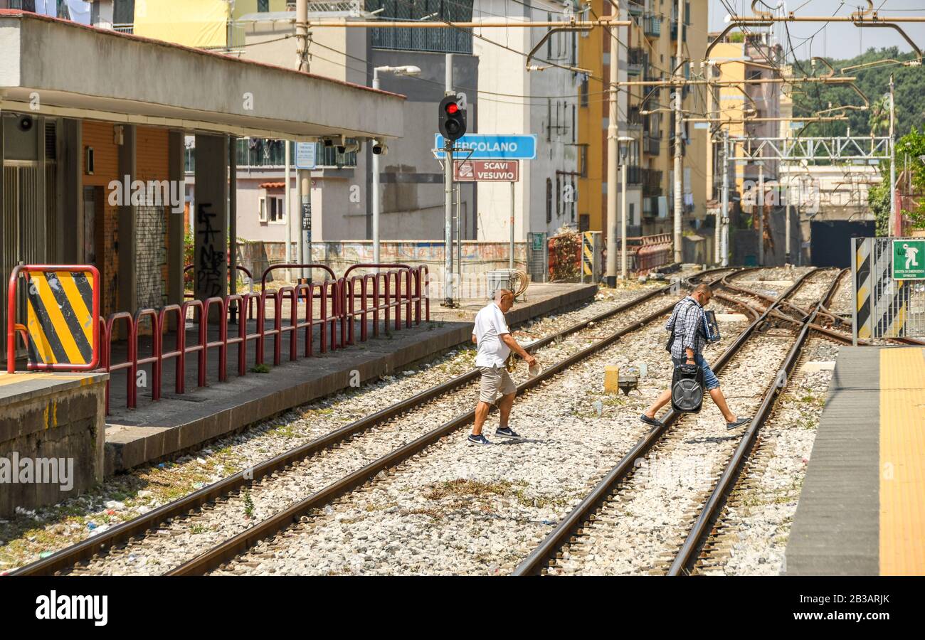 Risk taking hi-res stock photography and images - Alamy