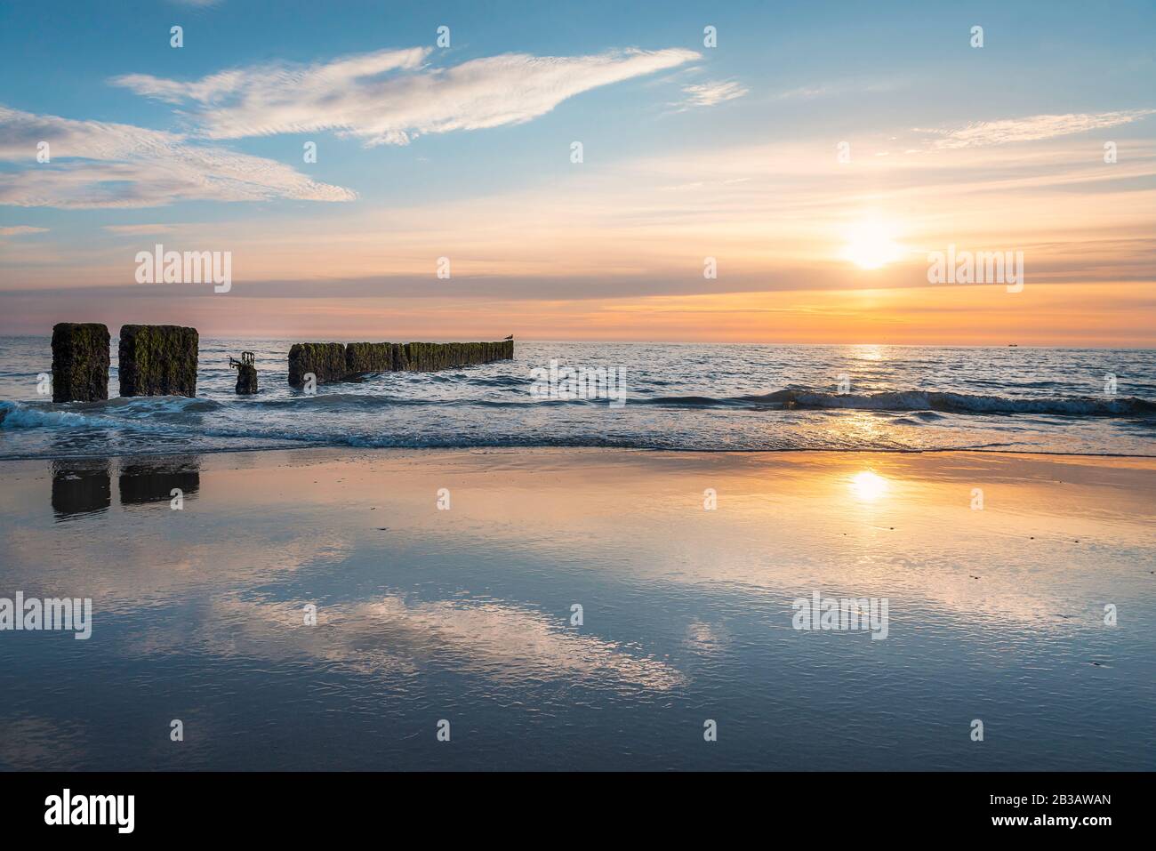 Sylt island sunset over North Sea water. Sylt island beach at sunset ...